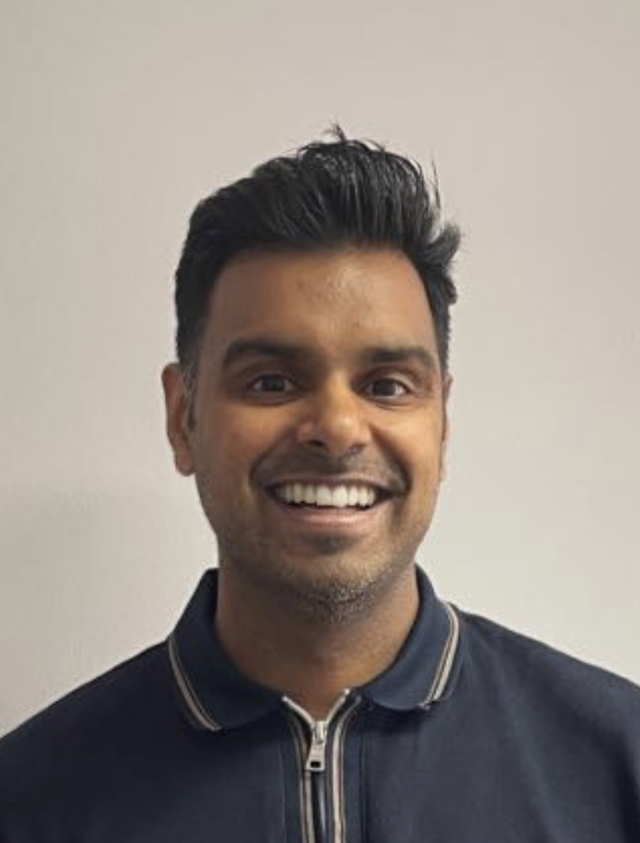 Dr Israr Razaq | Appoline Dental Care | Dentist in Grantham, Lincolnshire